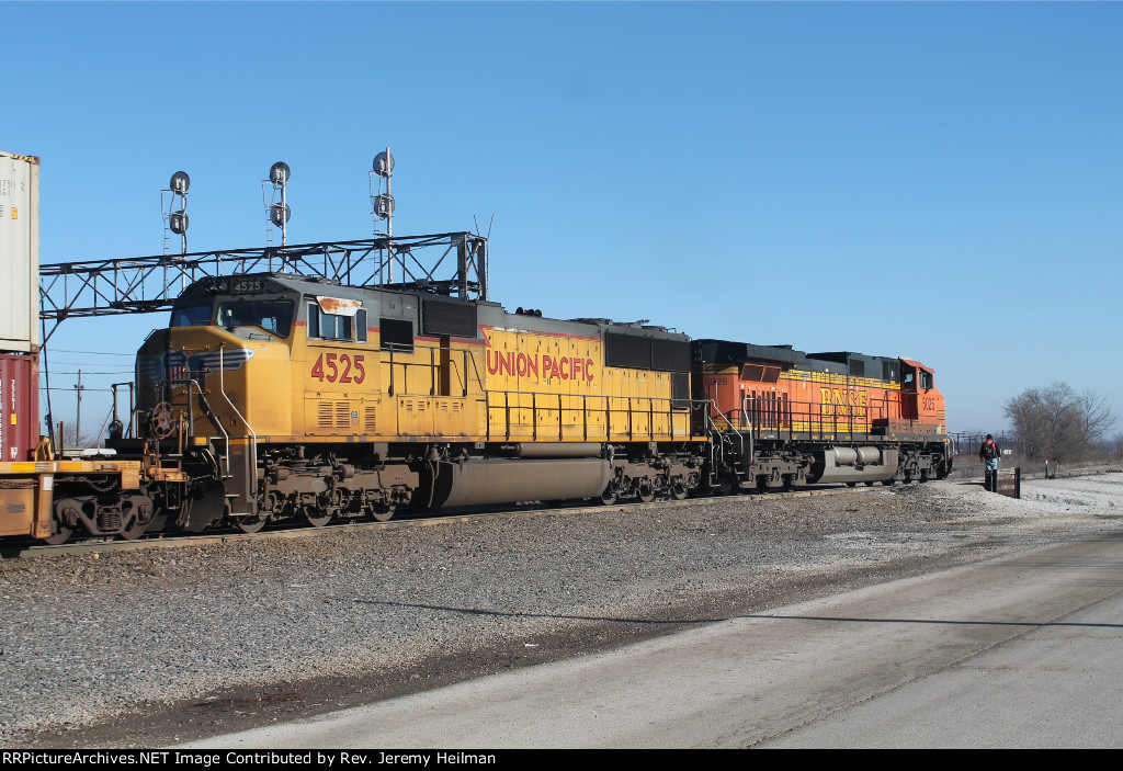 BNSF 5025 & UP 4525 (2)